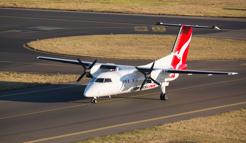 Qantas turboprop Q300 800px - The High Life